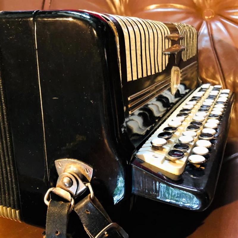 Acordeon Cromático ETUDE 100x55 Bayan Russian B Griff 3ª Voz Preto = R ...