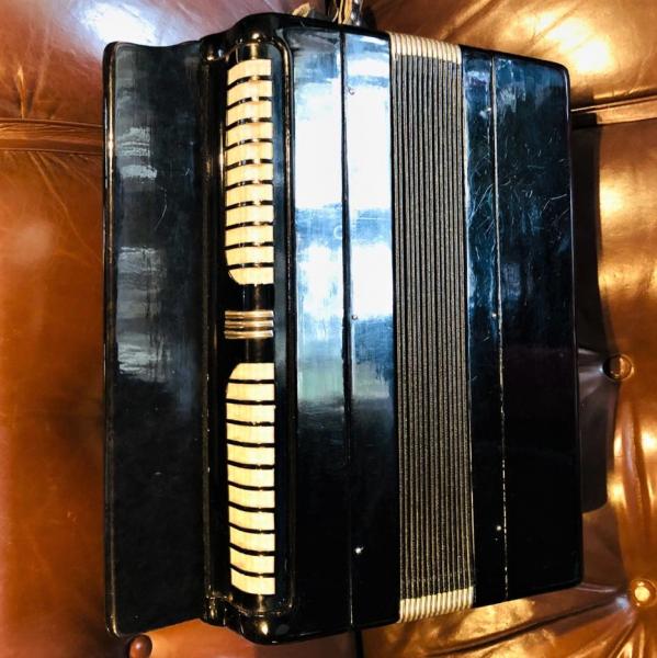 Acordeon Cromático ETUDE 100x55 Bayan Russian B Griff 3ª Voz Preto = R ...