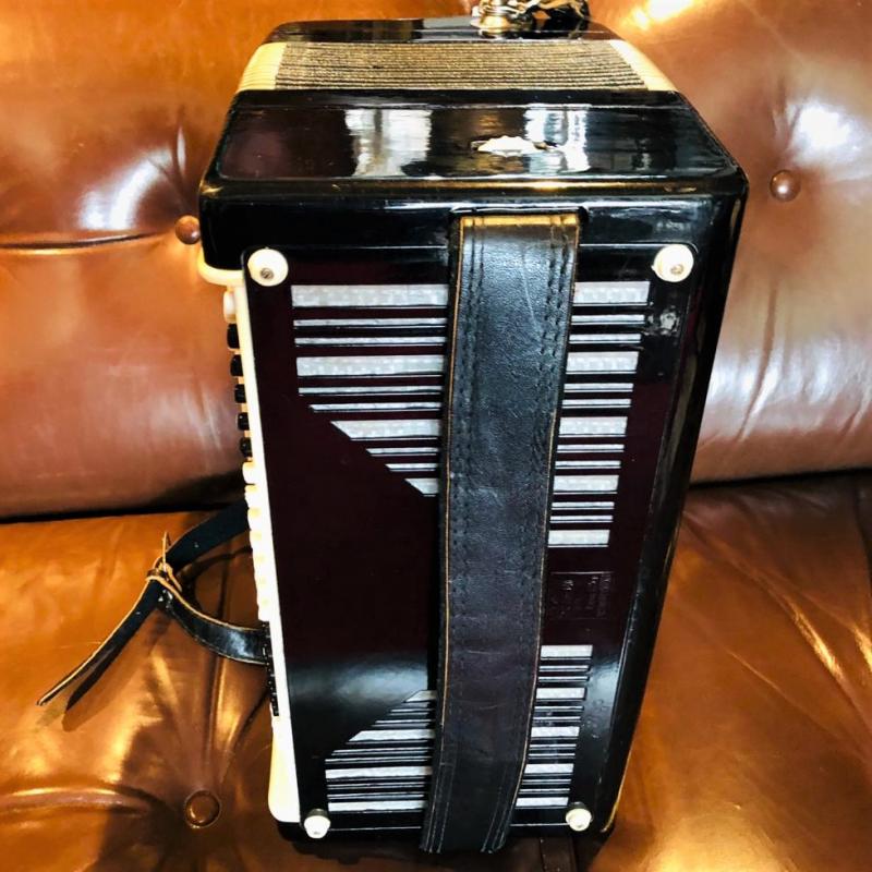 Acordeon Cromático ETUDE 100x55 Bayan Russian B Griff 3ª Voz Preto = R ...