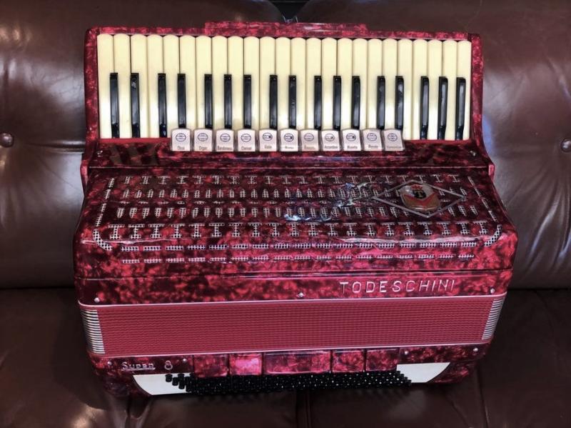 Acordeon TODESCHINI Super 8 Modelo Especial 11+1x5 Vermelho Perolado ...